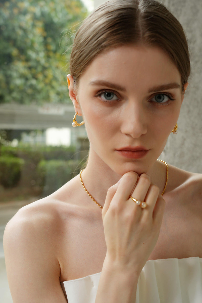 Anuket 18k Gold C Hoop Earrings – Artsory